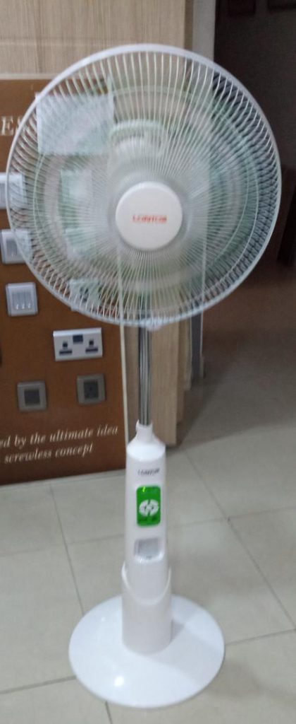 Lontor 16" Rechargeable Standing Fan With Remote Control And USB ...